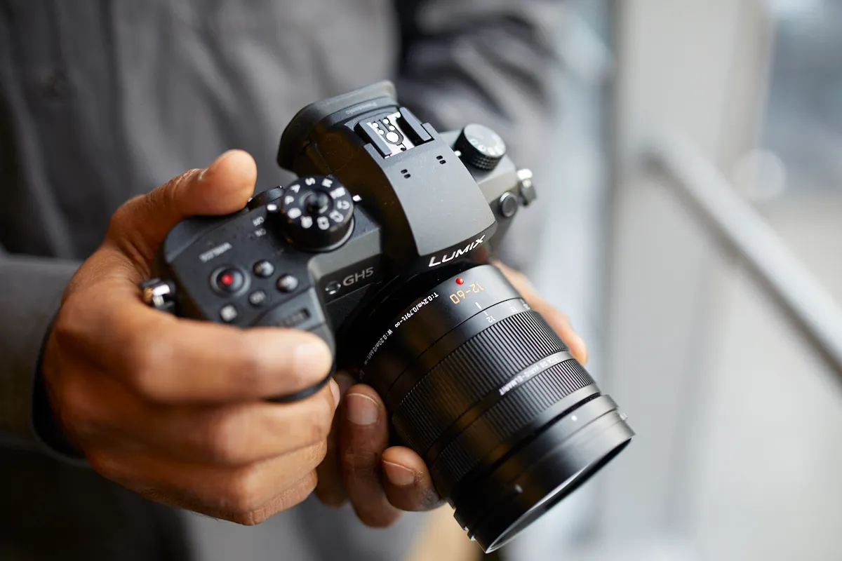 Panasonic Cameras | Camera-Review.co.uk